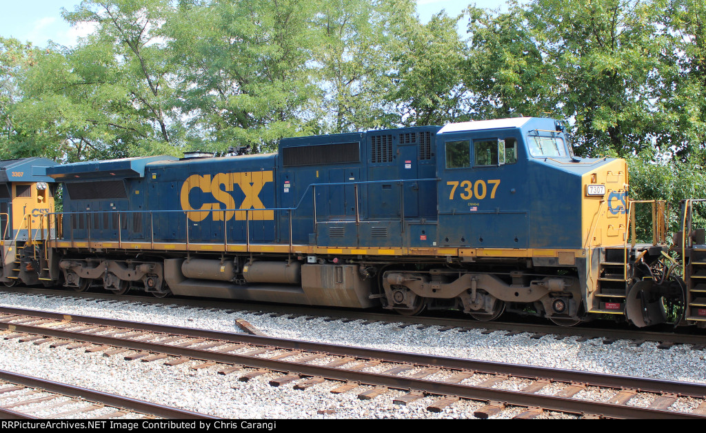 CSXT 7307 on Q300-08